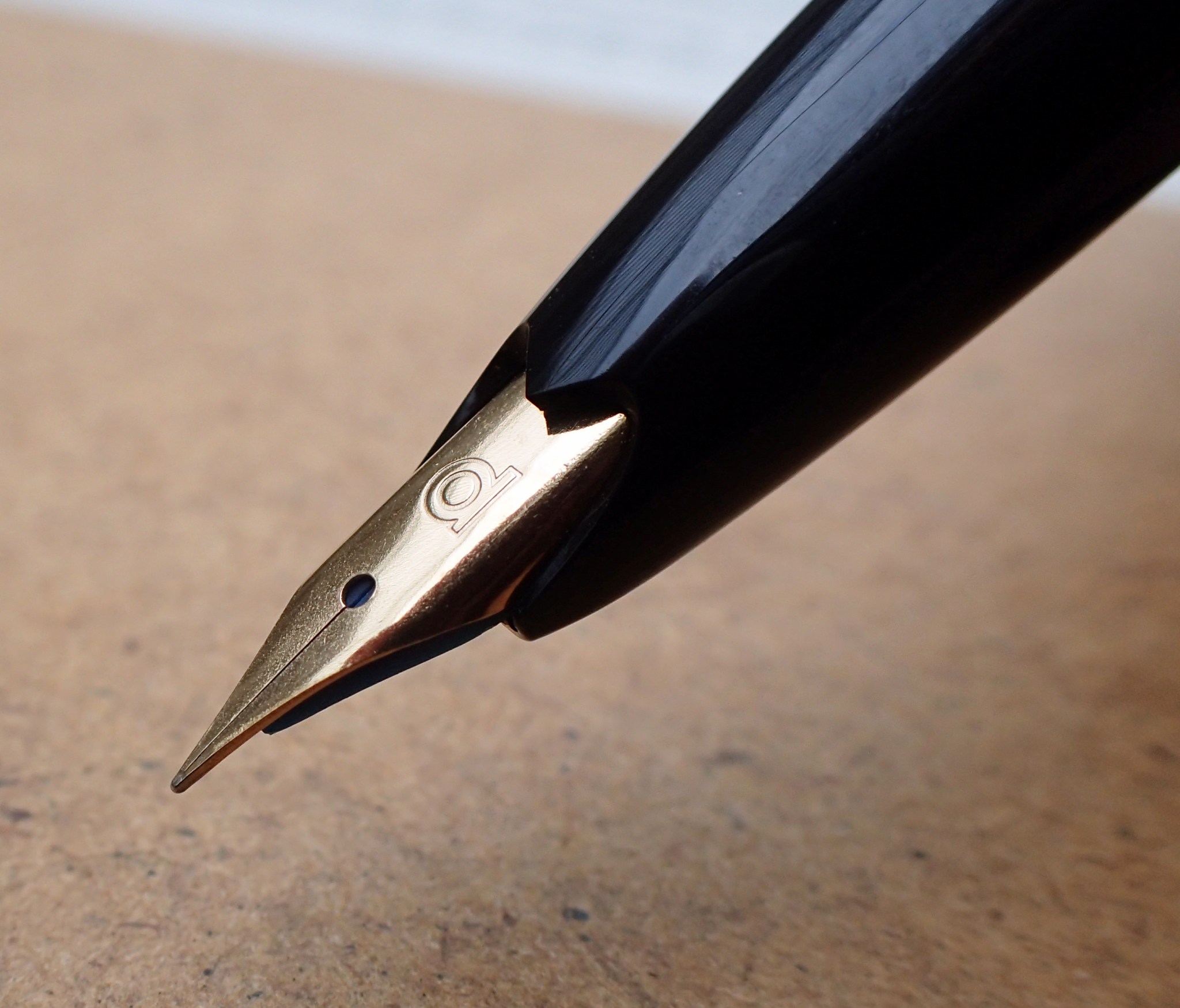 Art on trail: a lightweight fountain pen – Three Points of the Compass