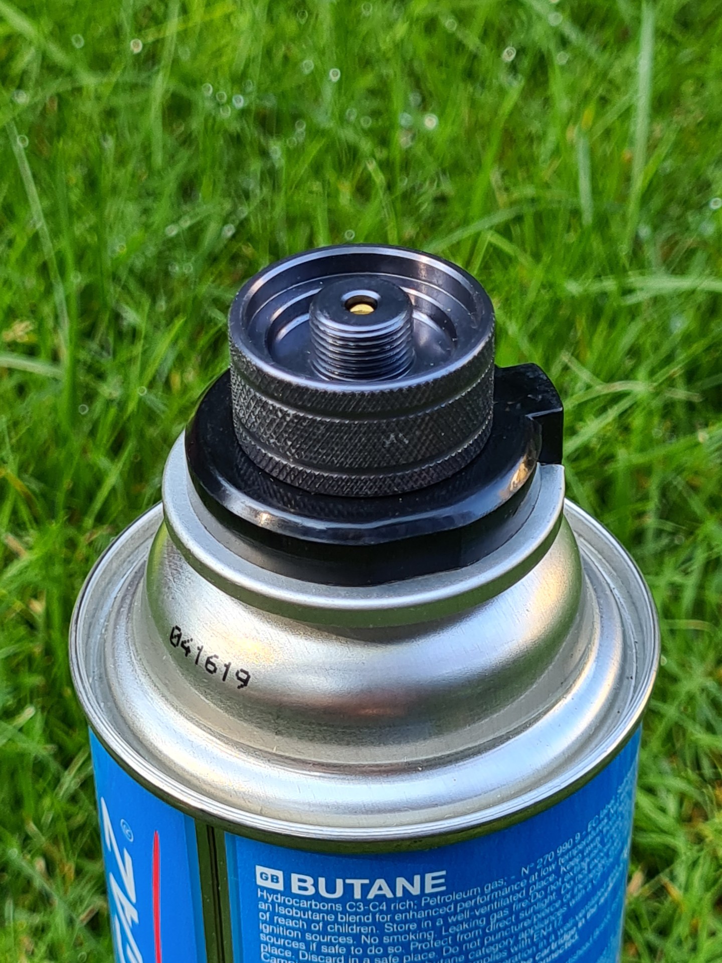 Gear talk: gas canister adaptors – Three Points of the Compass