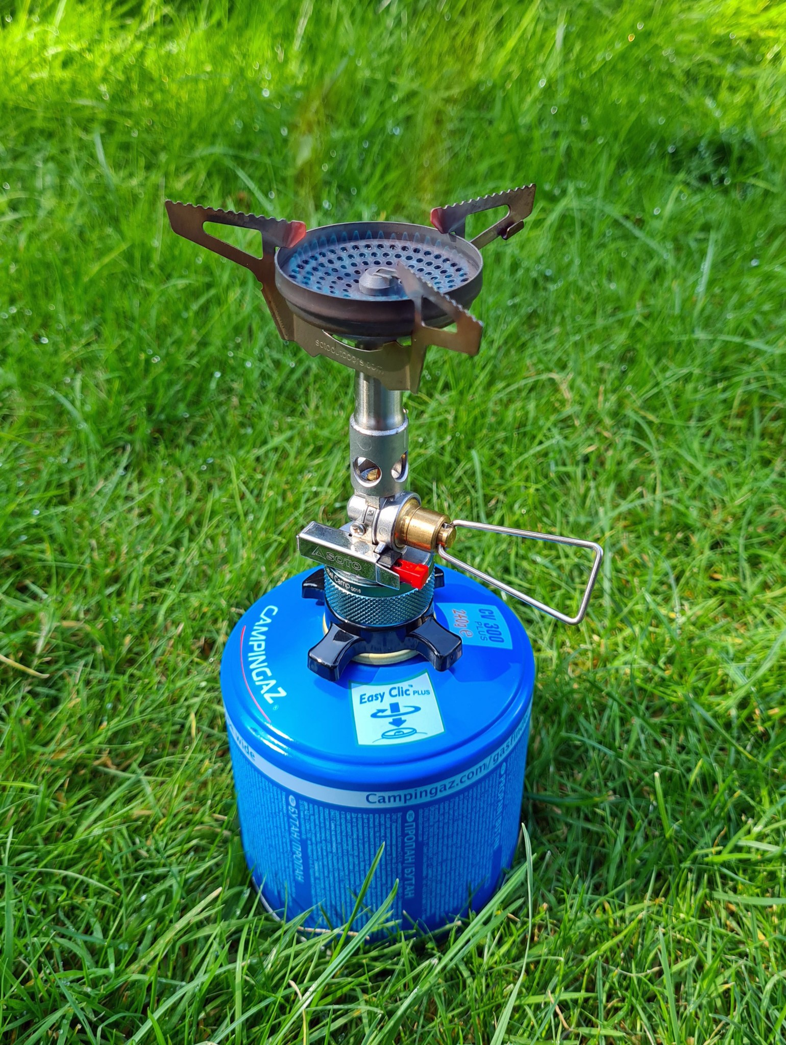 Gear talk: gas canister adaptors – Three Points of the Compass