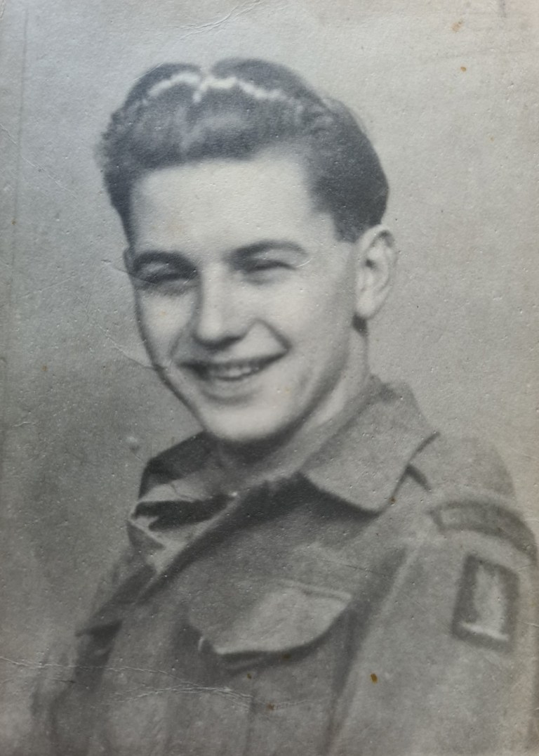 Knife chat: a blast from my dad's past- his British Army knife